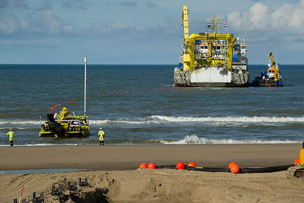 Export and inter-array cable installation - Wind & water works Export and inter-array cable installation - Wind & water works